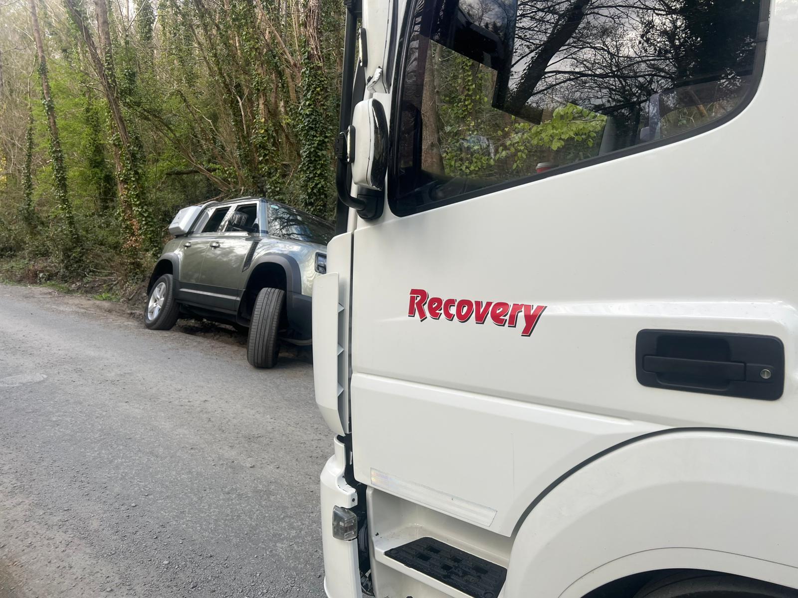 Roadside Assistance vs Towing Service: Which One Do You Need? - Towing ...
